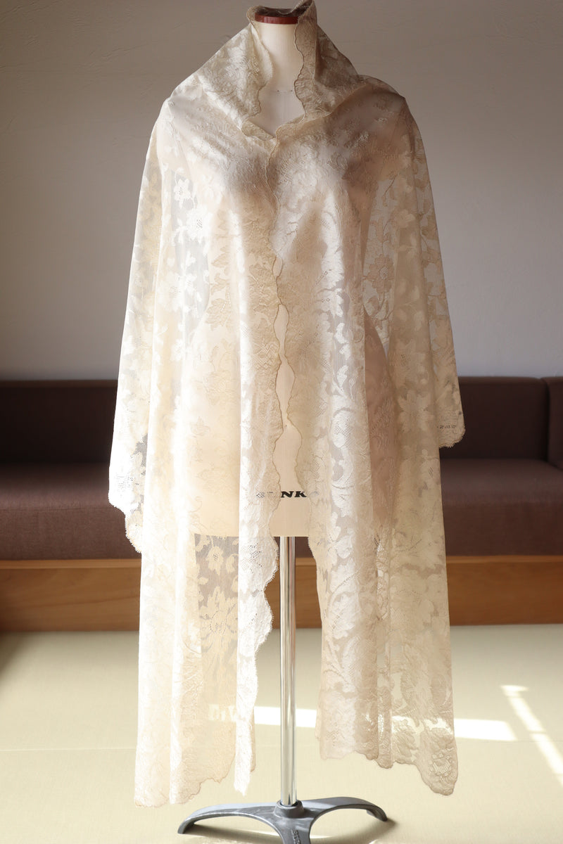 19th Silk Blonde Machine Lace Shawl – makky
